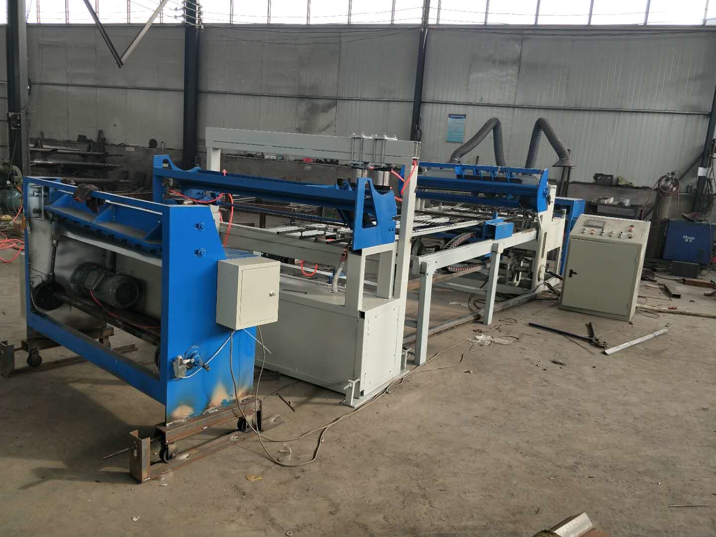 High Efficiency Chicken Cage Welding Machine 2 .2 - 3 .5mm Multi Spot ...